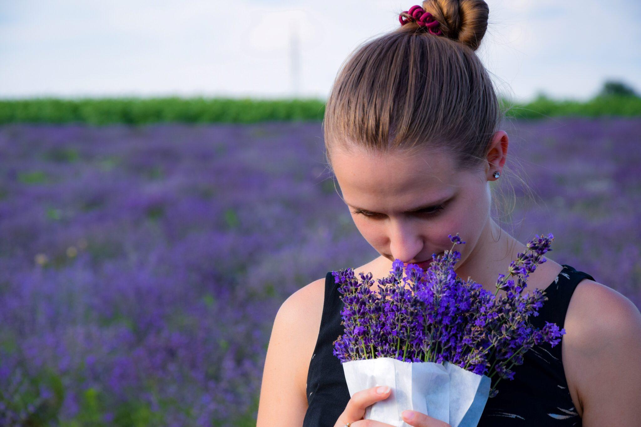 HOW DOES OUR SENSE OF SMELL WORK? AND WHY IT'S IMPORTANT - NINUPERFUME